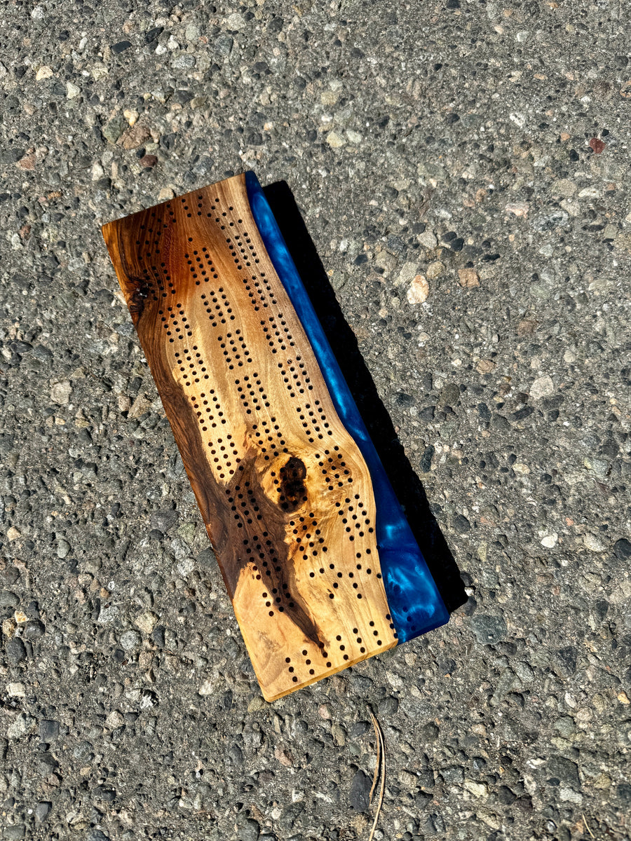 English Walnut & Dragon Blue Cribbage Board – Canyon Ridge Studio