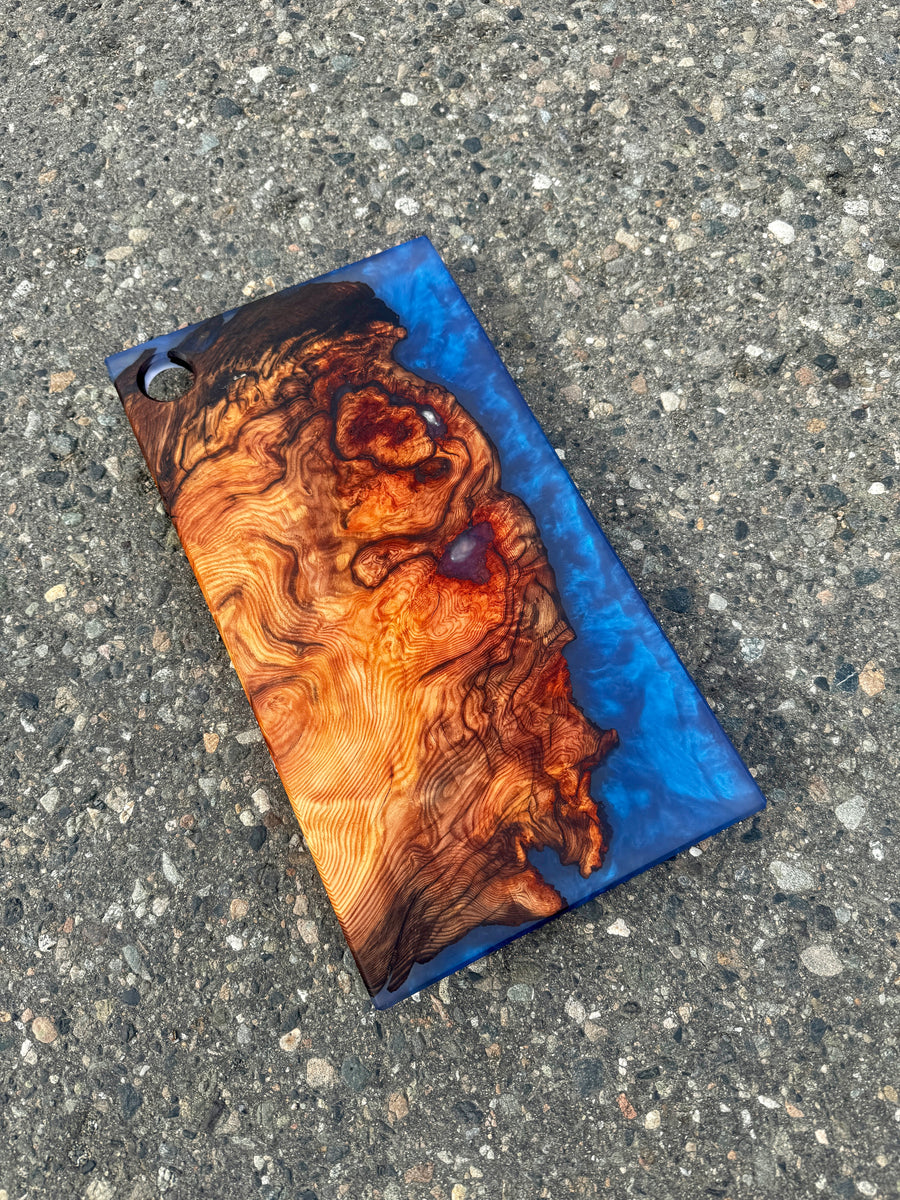 Douglas Fir Burl & Ocean Blue Resin Charcuterie Board – Canyon Ridge Studio