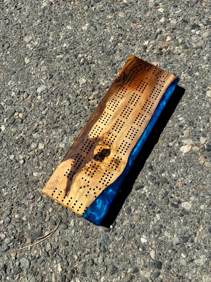 English Walnut & Dragon Blue Cribbage Board – Canyon Ridge Studio